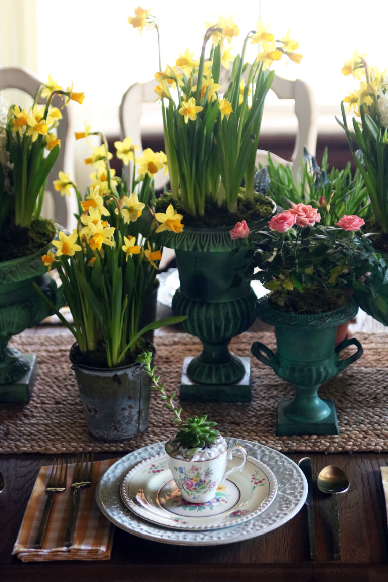 How to style your spring tablescape | THE FARMHOUSE PROJECT